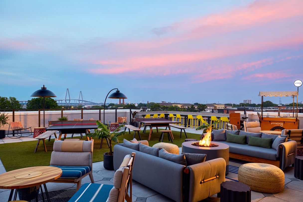 Dec. 8: Join D-Nyce & Star 99.7 at Moxy Hotel Downtown | Star 99.7